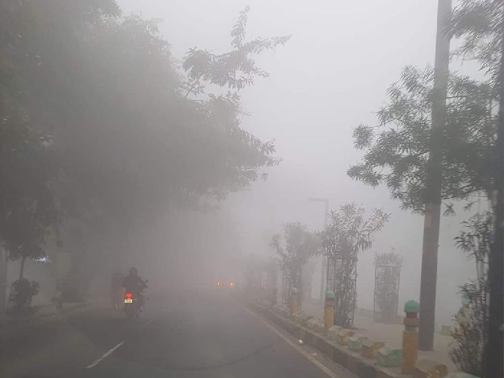 In uttar Pradesh cold weather Dense fog lay in Lucknow on the first day ...