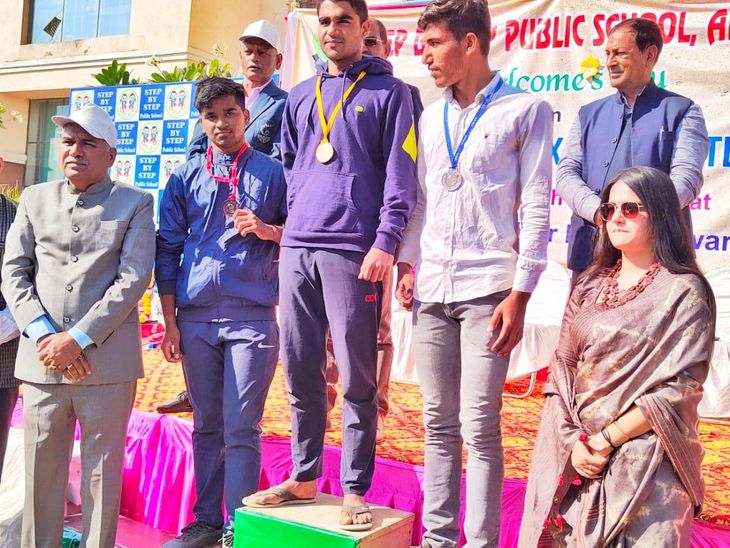 Bronze medal won in CBSE cluster competition, teams from 200 schools ...