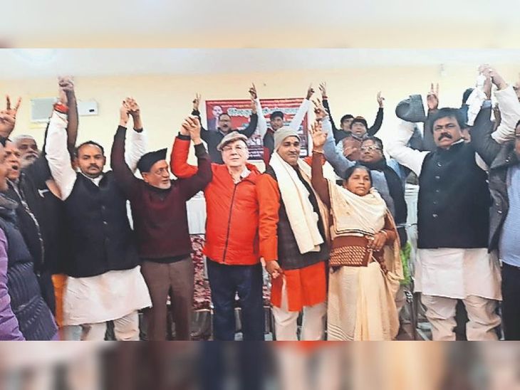 Gayaji Development Committee supported Virendra on the post of Mayor and Chinta Devi in Deputy ...