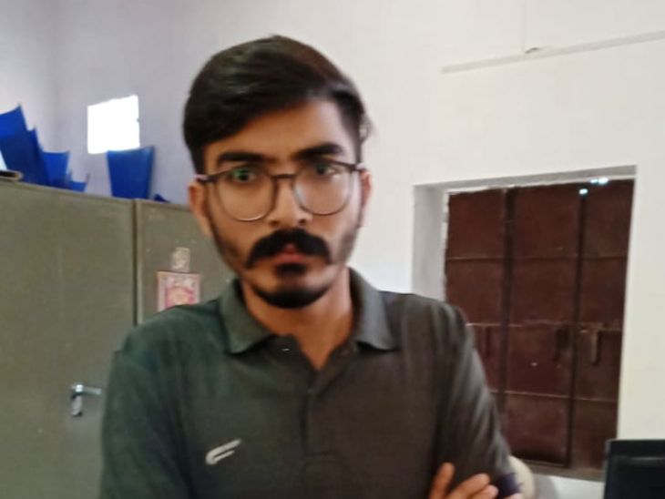 Dinesh Vishnoi was giving paper in place of friend Mukesh, caught due ...