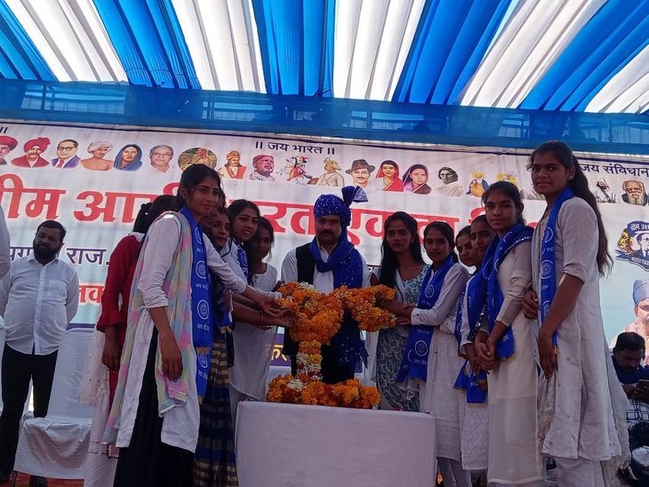 Bhim Army took out a huge rally, appealed to the people to remain ...