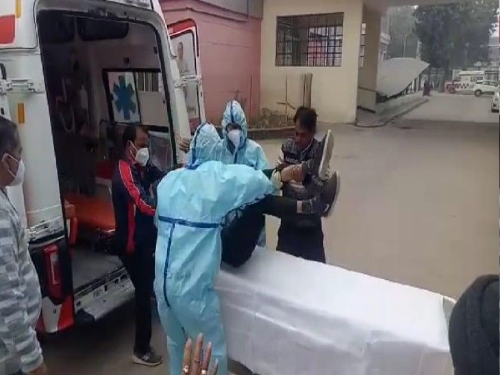 Fake patient came from ambulance in 15 minutes and treatment started ...