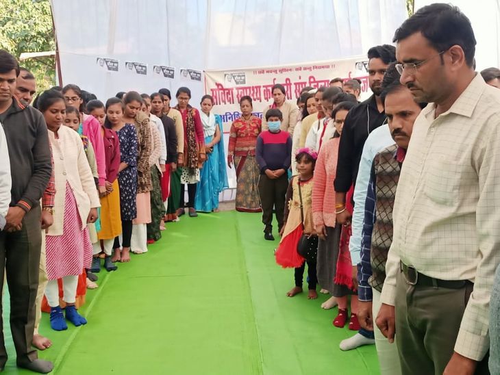 On the 16th day of the strike, contract health workers paid tribute to ...