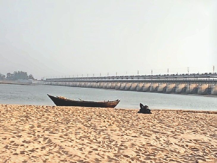 Youth engaged in liking picnic spots on New Year; Many picnic spots in ...