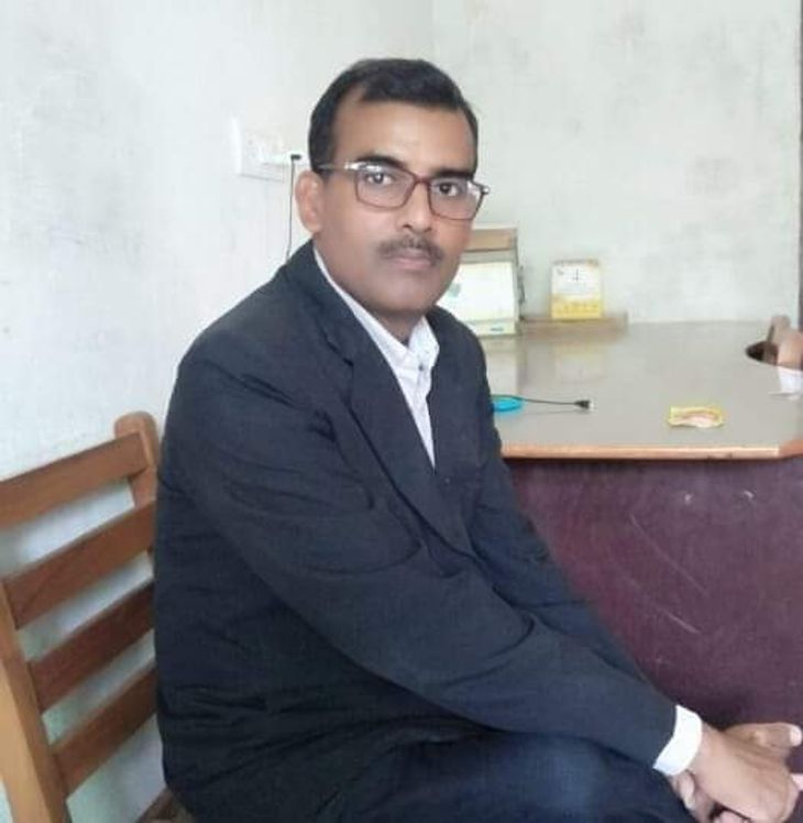 The shot was fired from the licensed revolver, hitting the temple ...