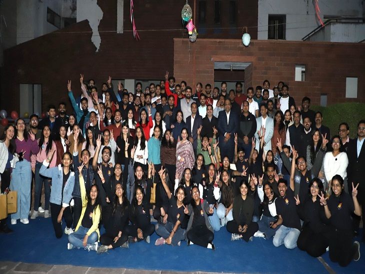 Alumni performance on the theme 'Glow in the Dark', Abhishek Jain received the Distinguished ...