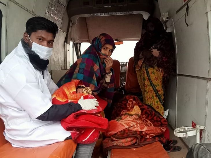 The pregnant woman gave birth to a child in an ambulance, both mother ...