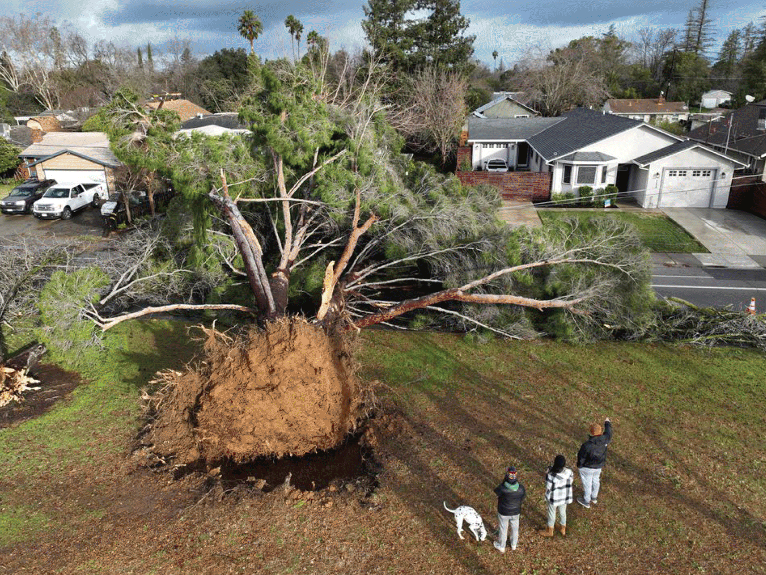 US California Cyclone Warnings Update; Governor Gavin Newsom ...