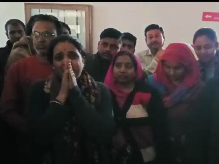 Alleging negligence in treatment, relatives refuse to take dead body, case of Gitanjali Hospital ...