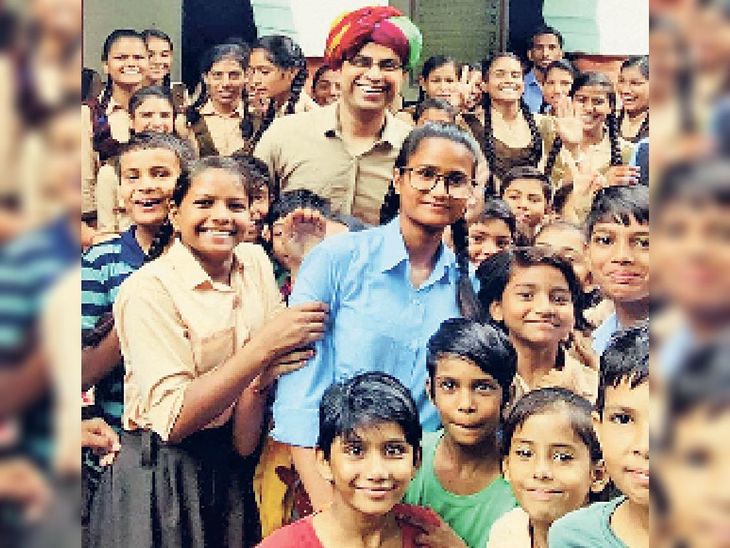 IAS Yadav has given success tips to more than 50 thousand children, the ...