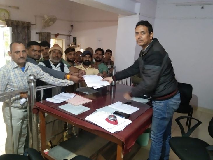 Dust keeps flying throughout the day, warning of protest for not ...