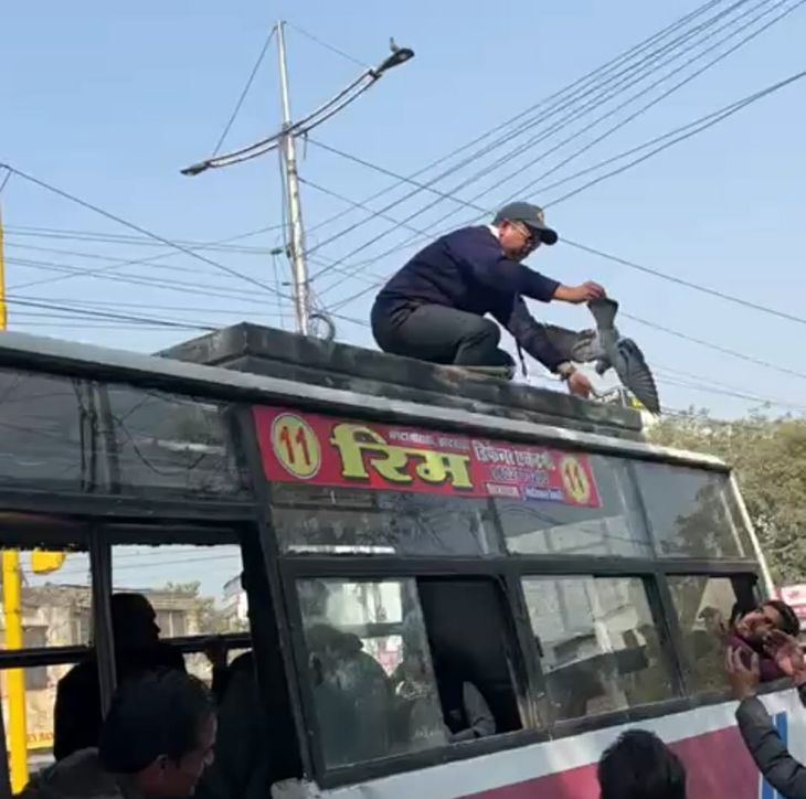 Constable Prem Singh's video is going viral on social media, hundreds ...