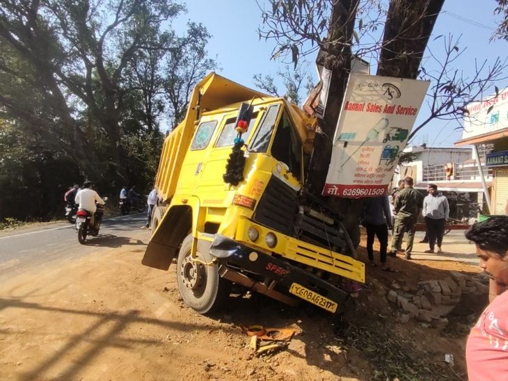 collided with a tree, a major accident was averted; driver-operator ...