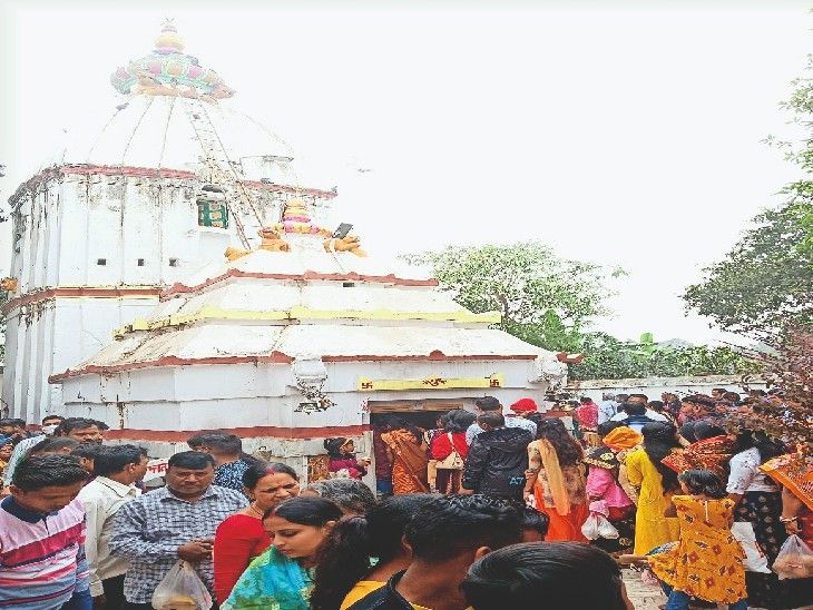Crowd gathered for worship in Chitreshwar Shiva temple | मकर संक्रांति ...