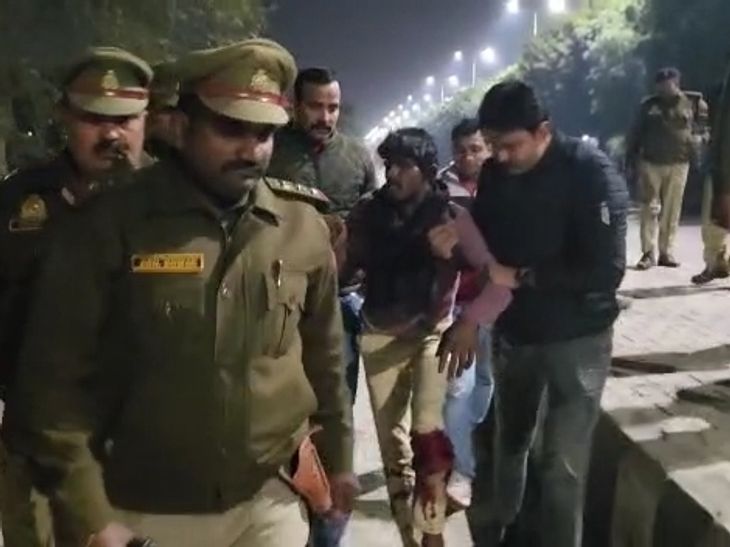 A reward of 25 thousand was injured due to a bullet in the leg, a crook ...