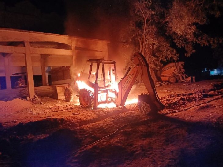 Water tanker and JCB machine set on fire, leaflet thrown, police ...