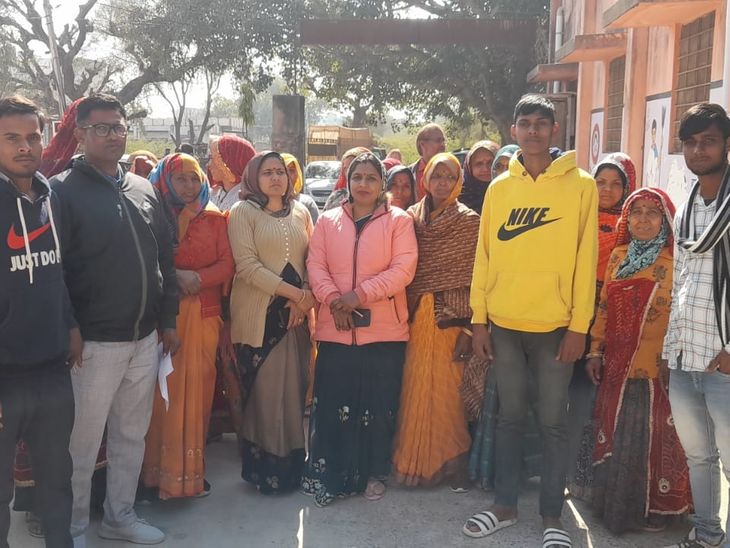 People of Ward 37 and 7 of the city reached the water department ...