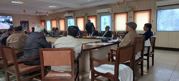 Builders gathered in Mathura Vrindavan Development Authority auditorium, Housing Development ...
