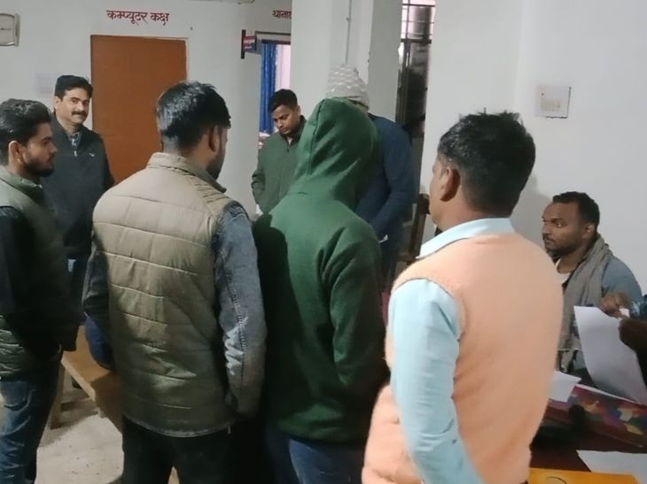 Wanted to intimidate the operator with a weapon, caught with a katta ...