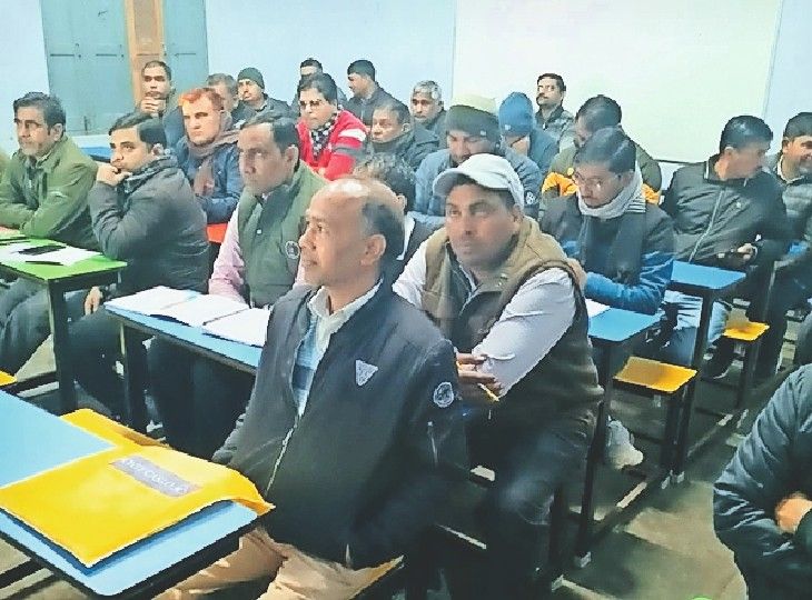 Training on various subjects being given to professors for better ...