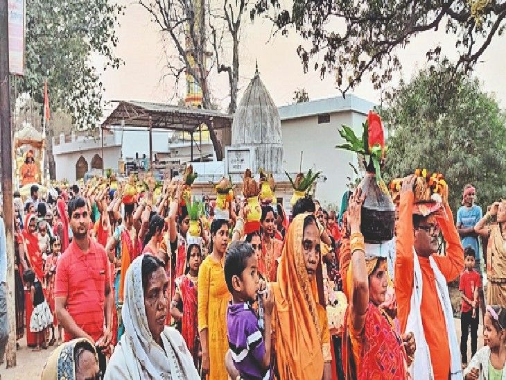 Shrimad Bhagwat Mahapuran Gyan Yagya started in Saravani | पहले दिन ...