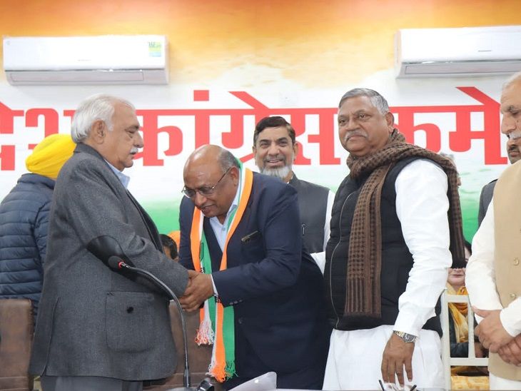 Jind News - Mahavir Gupta left JJP, joined Congress. Son of Mangaram ...