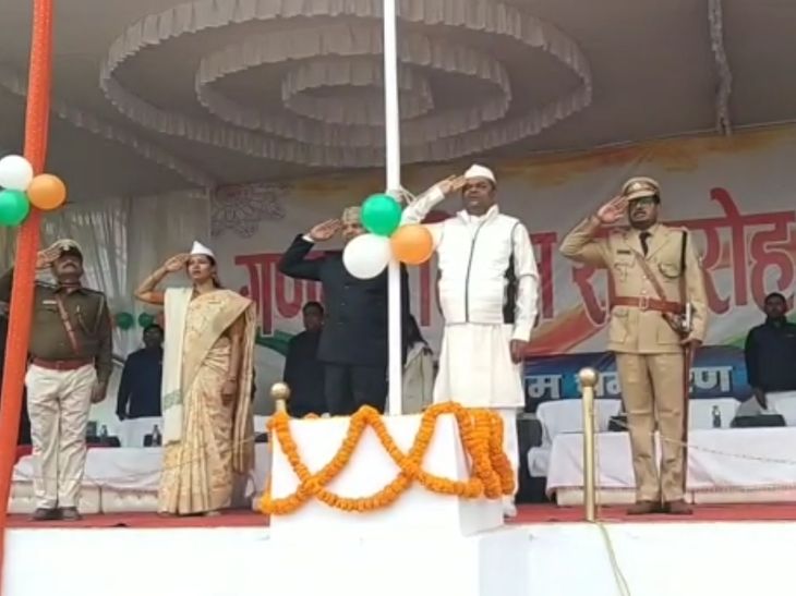 DM said- Champaran's contribution in the freedom movement is important ...