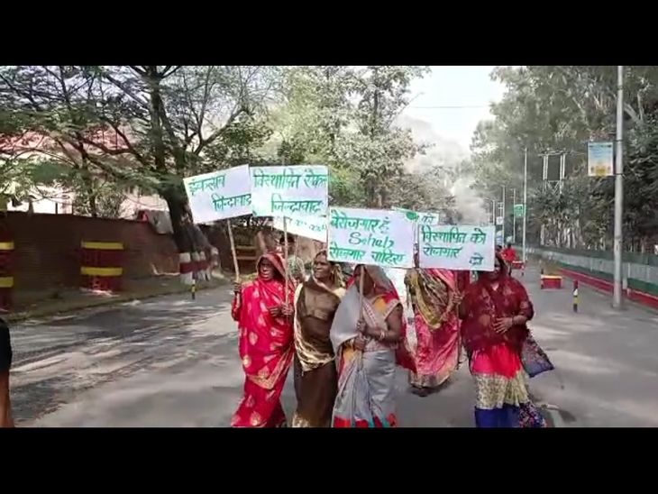 Adamant on the demand of providing employment in NCL Khadia project ...