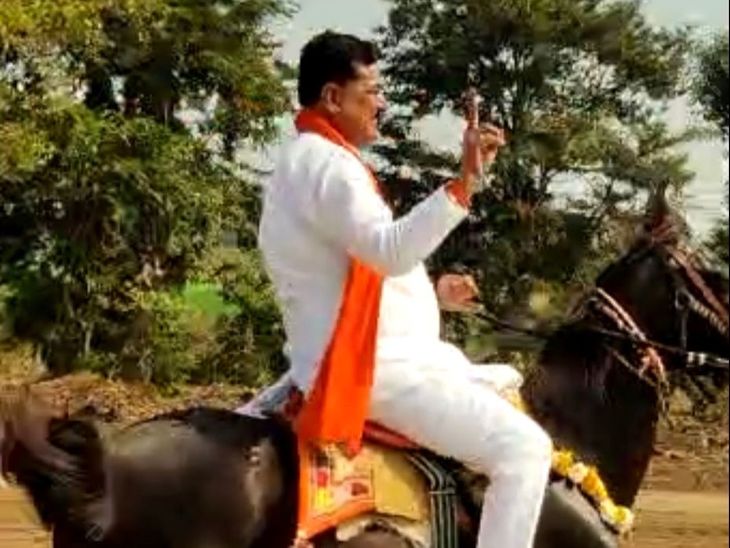 Minister Kamal Patel did horse riding in horse-mare competition in ...