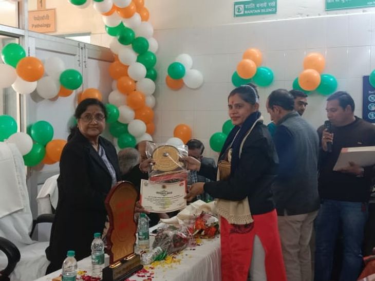 Honored by giving memento and citation for better performance in ...