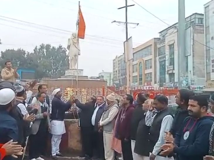 National flag hoisted at Chang Gate, call to follow the path of non ...