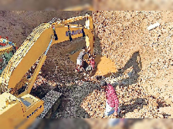 Laborer buried due to soil collapse in well under construction, death