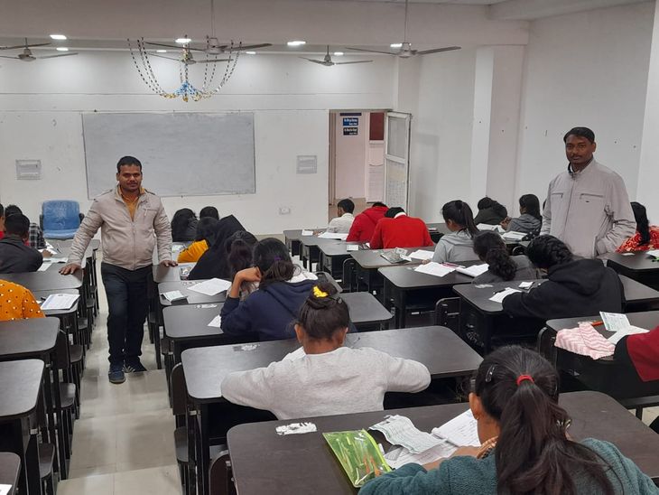 Mobile team caught a copycat: 995 candidates absent