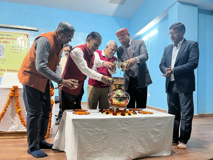 Vice Chancellor Dr. Bijendra Singh said: Students have a bright future ...