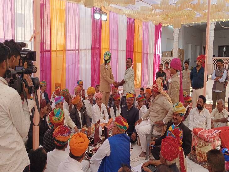 The father taught security by giving more than 300 helmets to the ...