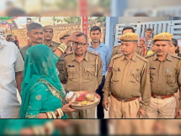 After the priest, the Bhinmal police reached with Myra in the marriage ...