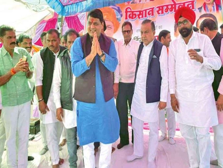 Attack of Congressmen on Vikas Yatra, said- Only development of potholes in BJP government ...