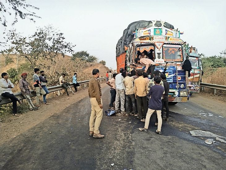 Trolley and container collided at Machhaliya Ghat, National Highway ...