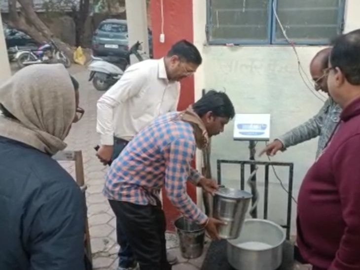 Native Cattle Breed Malvi and Indian Advanced Breed Cow Competition ...