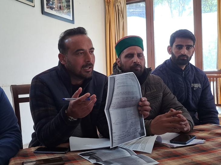 Congress-BJP face to face regarding Tikkar-Khamadi road in Rampur ...