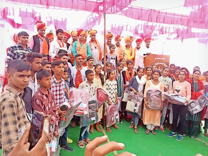 100 talents were honored in the function of Ravana Rajput Samaj ...