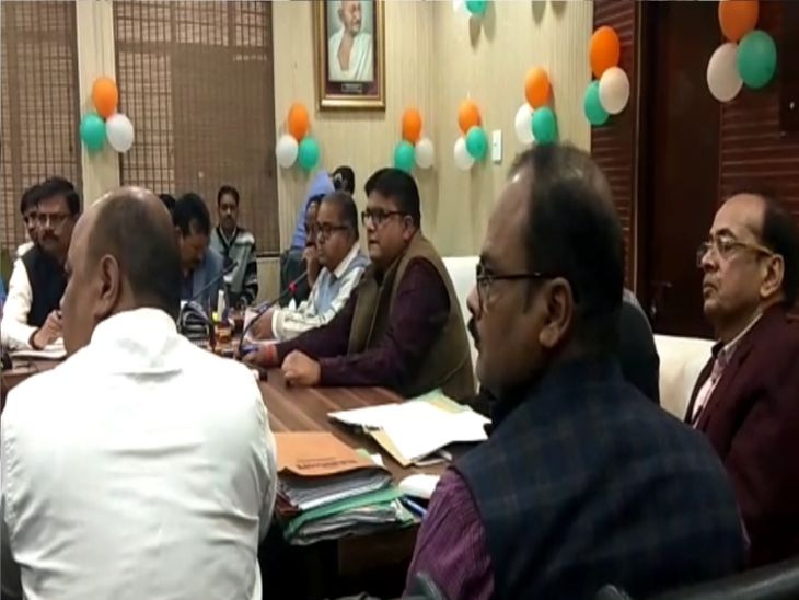 Said in the meeting - take rest in the work area, whenever it is time ...