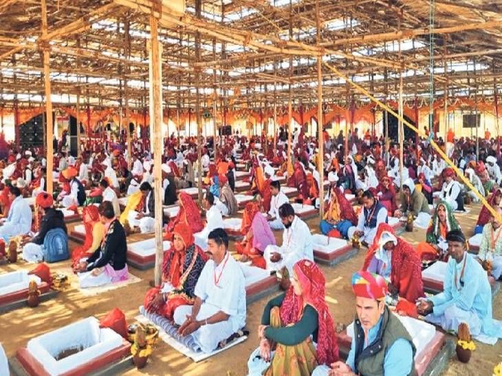 Scholars of Ujjain-Varanasi conducted mandal worship by chanting Vedas ...