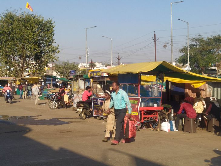 Cattle passers on the road increased the risk of accident, CMO said - making action plan | नगर ...