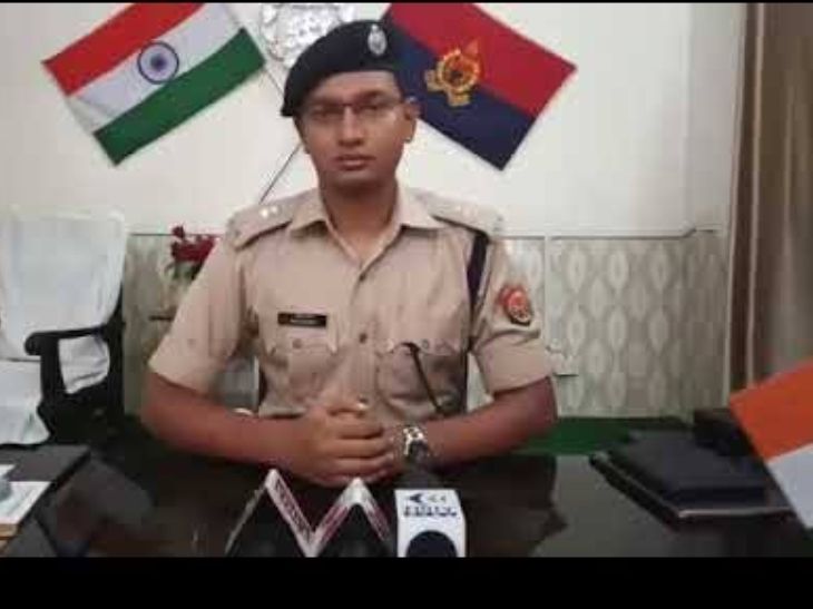 The phone was snatched, the police also raided the house; Relatives ...