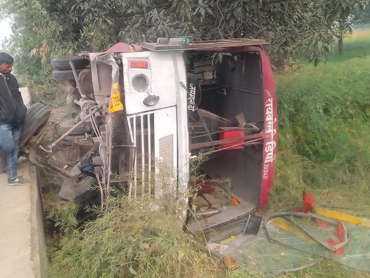 Half a dozen passengers in bus injured, admitted in Bachhrawan CHC, bus ...