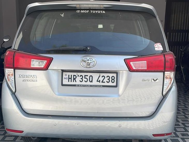 Narnaul- challan of vehicle parked at home, Innova car, Hyundai challan ...