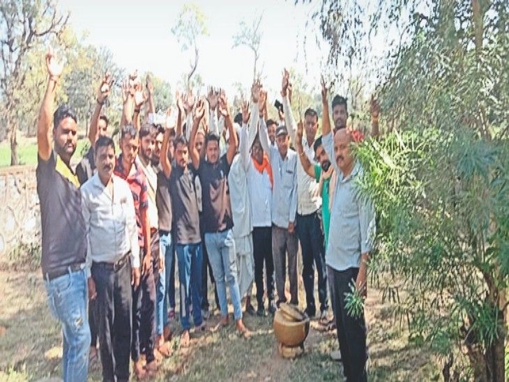 1 day before Mahashivaratri, the pinnacle of the Mahadev temple was ...