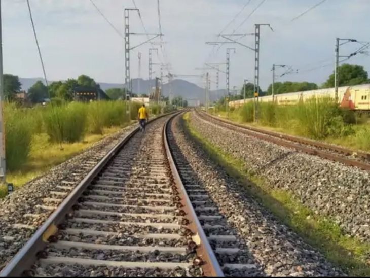 The accident happened two km away from Dabla station, the deceased was ...