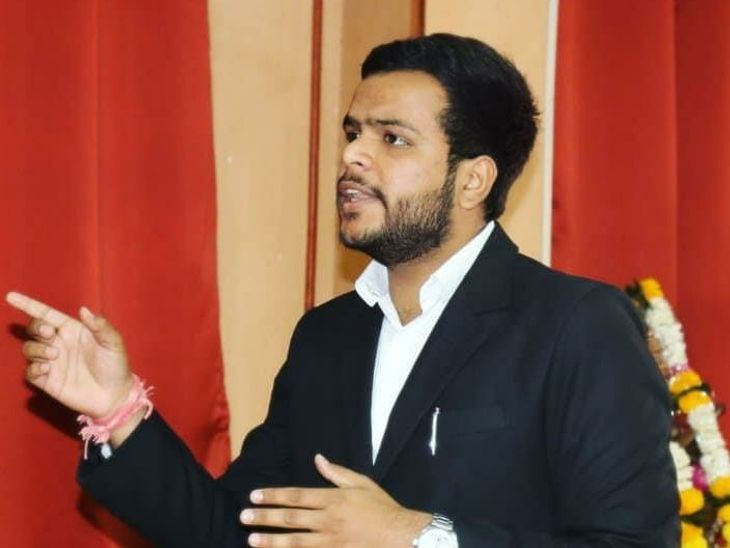 Kannod's Yash Sharma selected for National Youth Parliament Competition ...